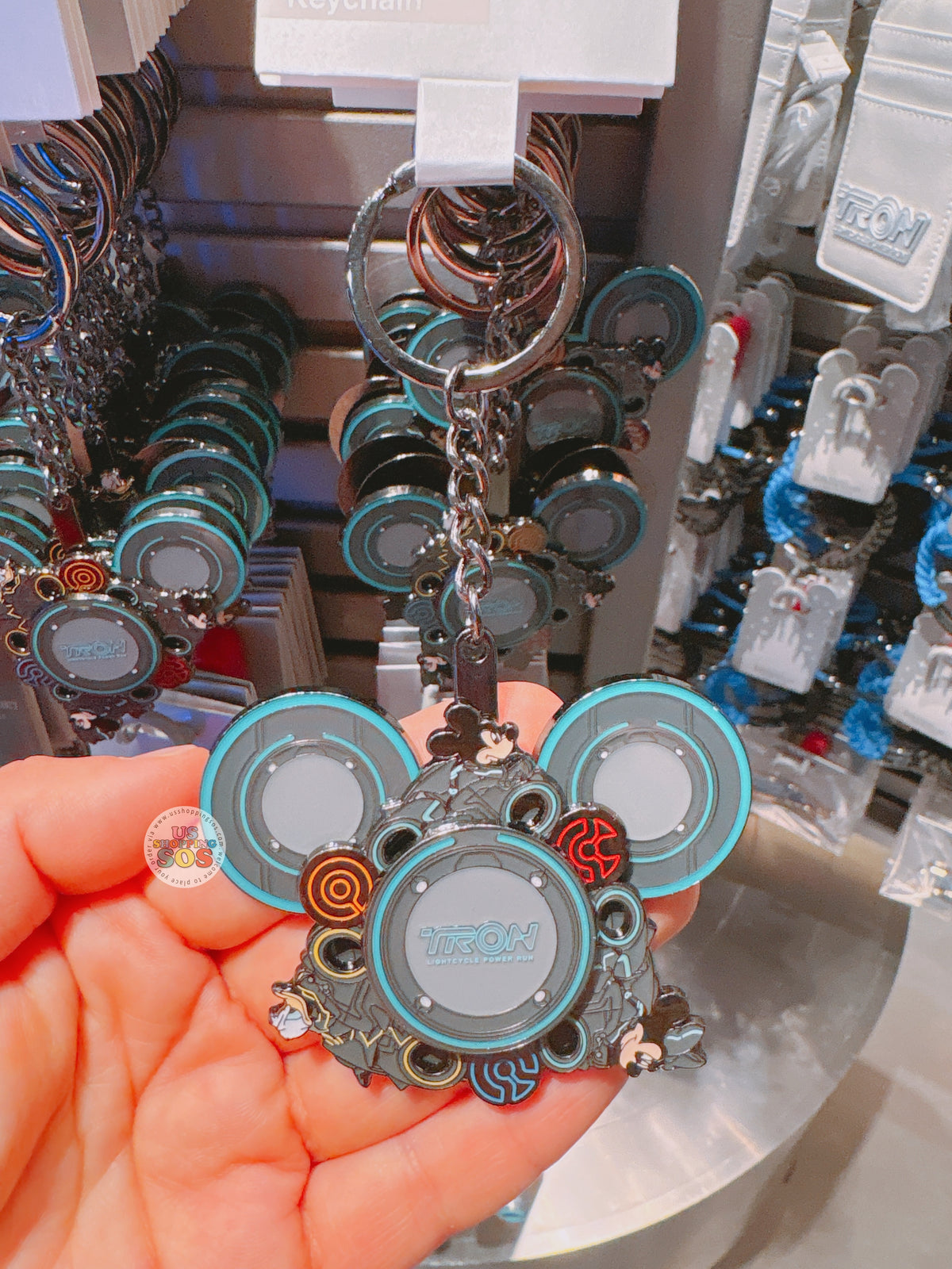 SHDL - Tron Collection x Mickey & Minnie Mouse, Donald Duck Keychain ...