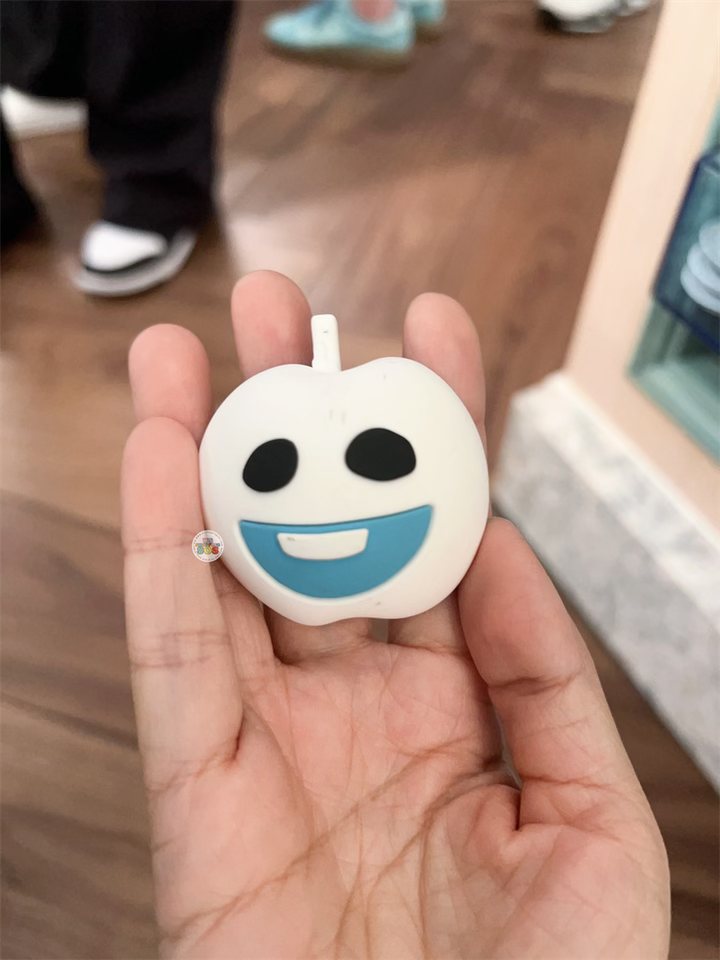 HKDL - World of Frozen 3D Snowgies Apple Shaped Magnet — USShoppingSOS