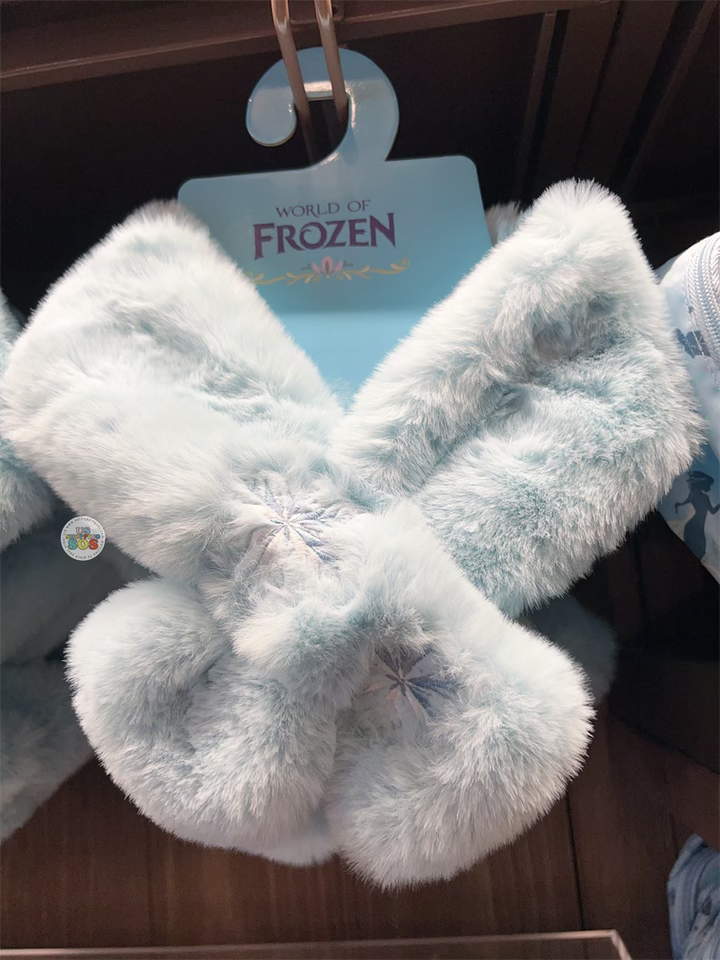 HKDL - World of Frozen Scarf — USShoppingSOS